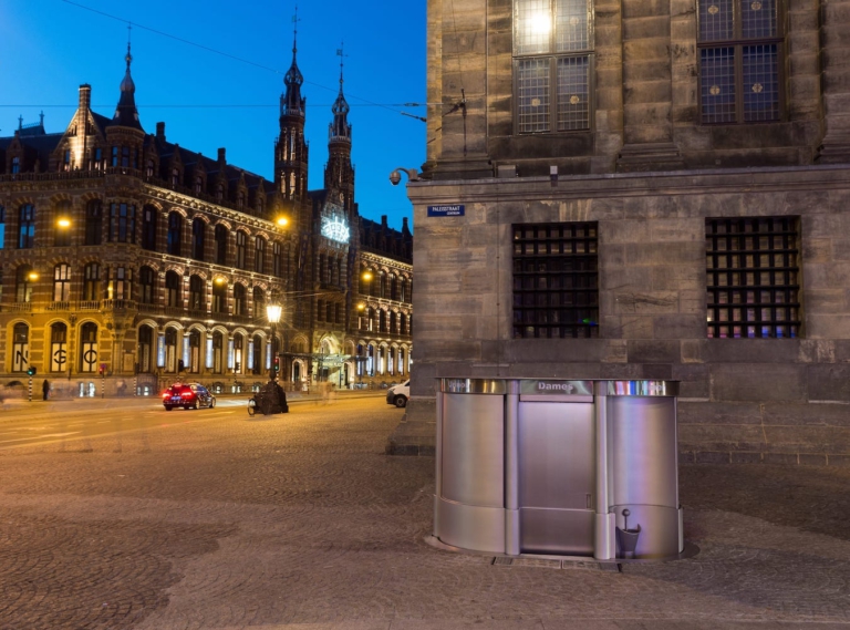 UriLift Combi is a public urinal for ladies and gentlemen