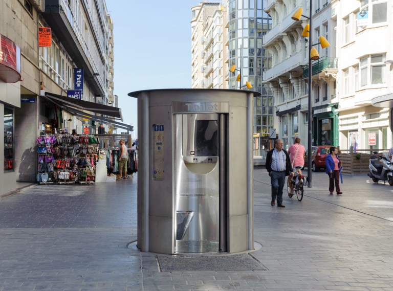 UriLift M/V is a galvanizable, vandalism-resistant toilet