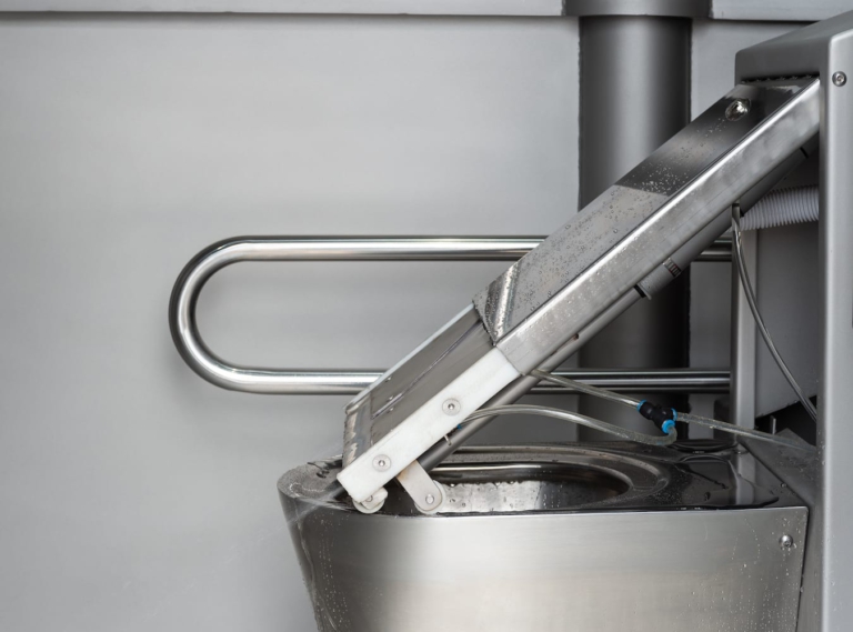 UriLift M/V/G: a retractable toilet for ladies, gentlemen and disabled ...